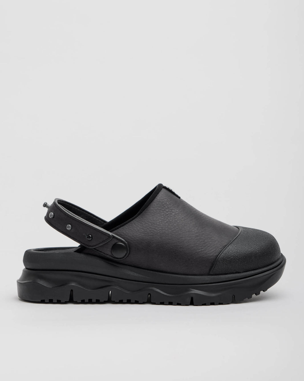 Sustainable, Slip Resistant Work Shoes for Professionals | Snibbs